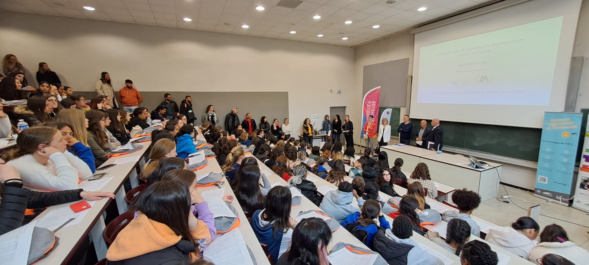 filles+Maths+informatique:UNE EQUATION LUMINEUSE - Département ...